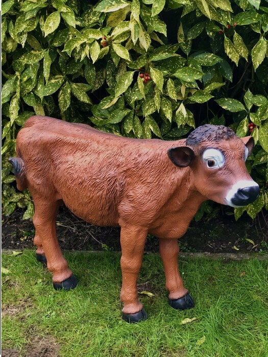 Koe staand bont bruin 72 cm hoog