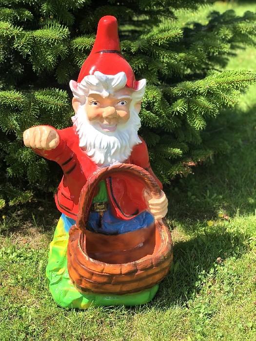 Kabouter mand voor arm omhoog 75 cm hoog